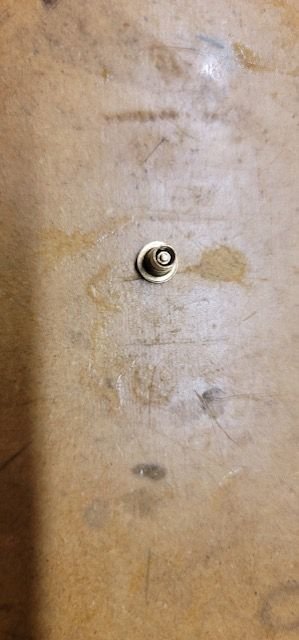 Help identifying and finding air valve for struts - RCU Forums