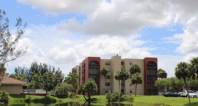 2500 Inverrary Club Apartments Reviews - Lauderhill, FL | 2580 ...