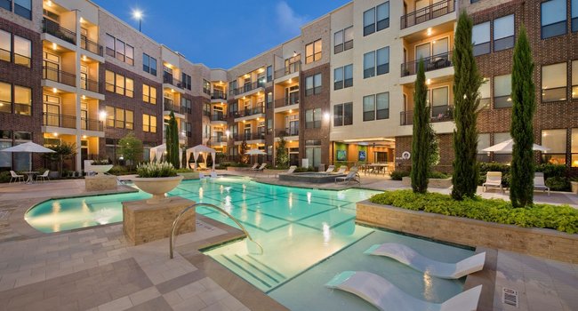 The Grand at La Centerra - 9 Reviews | Katy, TX Apartments for Rent ...