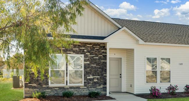 Allen Ridge Townhomes Reviews - Greenville, NC | 1005 Allen Ridge Drive ...