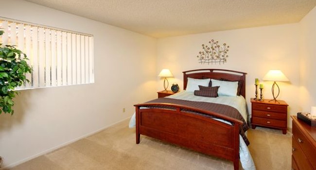 Eaves Phillips Ranch Reviews - Pomona, CA | 400 Appian Way | 115 ...